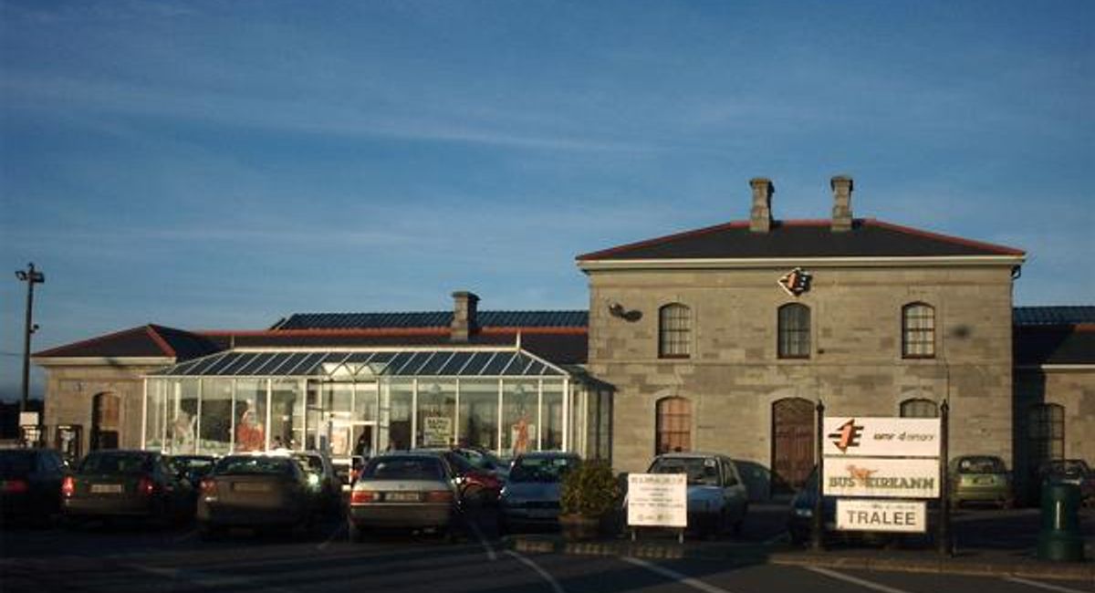 Tralee Train Station & Bus Eireann Station